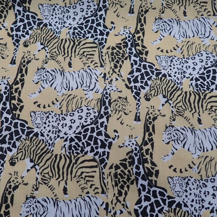 WILD ANIMALS POLY/COTTON - Leon's | Barry's Fabrics